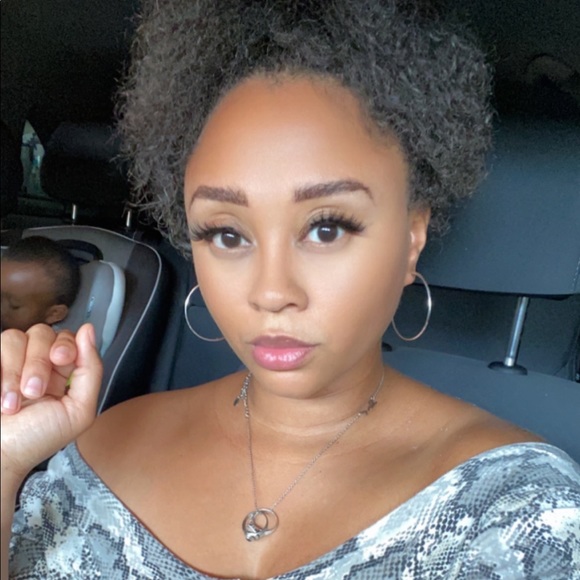 Whitney's Closet (@visha_blu) | Poshmark